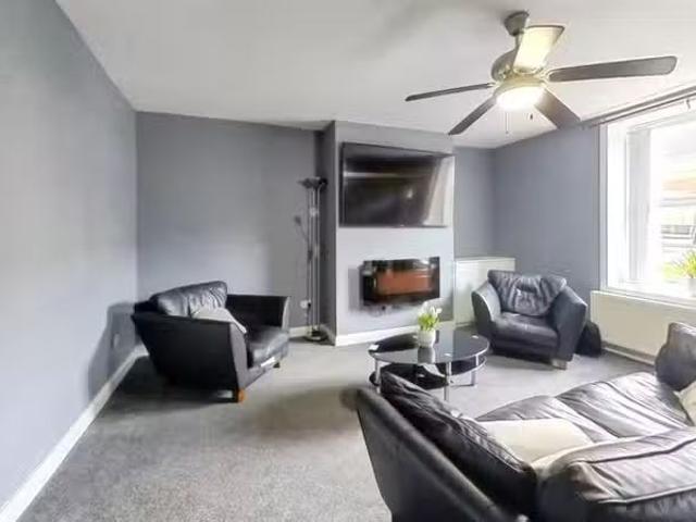 Cheap 4 bedroom house for rent in Tonge Moor Road, Bolton, BL2