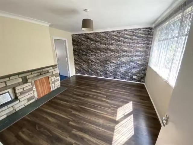 Nice 4 bedroom maisonette for rent in Breaks Road, Hatfield, A.
