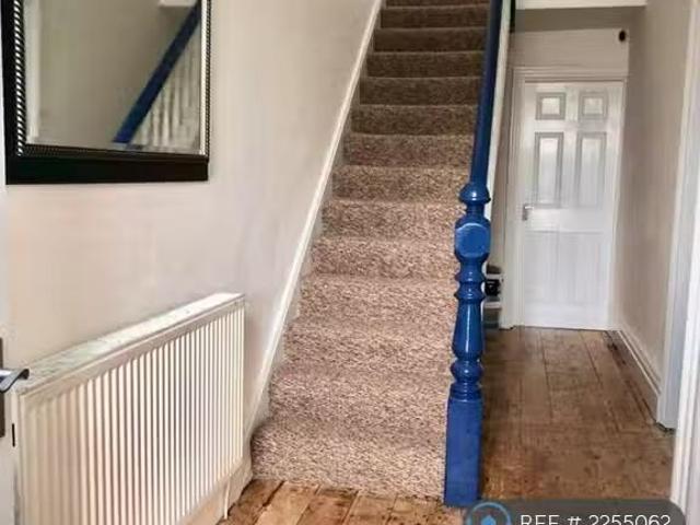 Cheap 4 bedroom terraced house for rent in Mather Road, Prento.