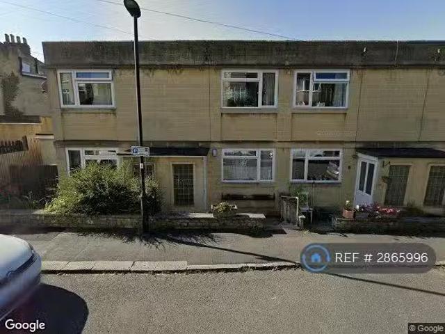 Cheap 4 bedroom terraced house for rent in St. James's Park, B.