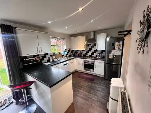 Deal! 4 BR James Fullarton Way, COVENTRY