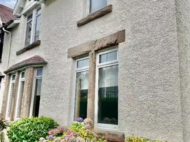 Cozy 4 BR Property to rent in 15 Devanha Gardens West