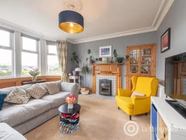 Nice 4 BR Property to rent in Corstorphine Park Gardens, Corst.