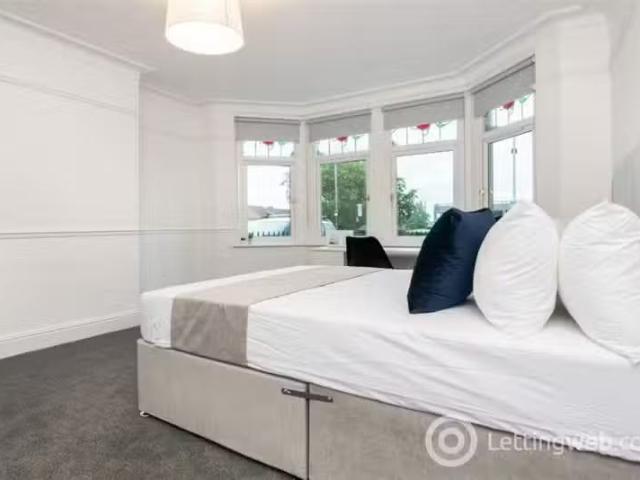 For Rent! 4 BR Property to rent in Downend Road, Kingswood, Br.