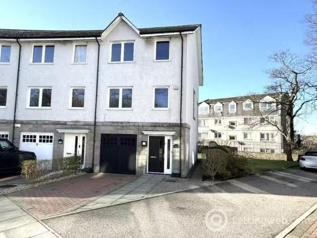 For Rent! 4 BR Property to rent in Fonthill Road, City Centre.