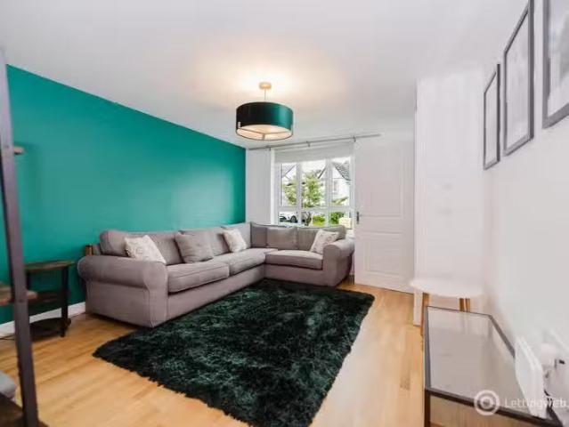 Charming 4 BR Property to rent in Lime Kilns View, Edinburgh.