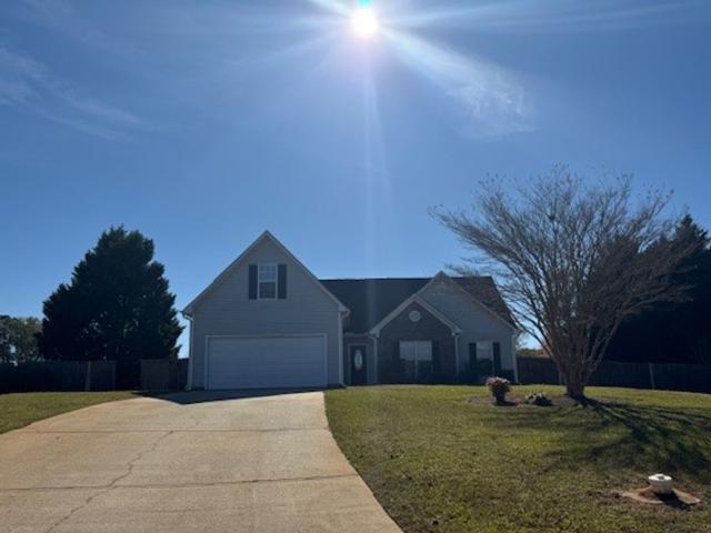 Charming 4 BR / 2 Bath Ranch in Cul de sac!