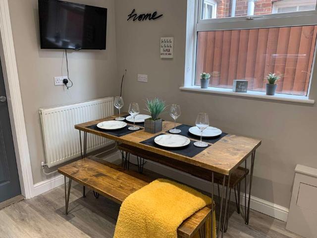 Charming 5 Bedroom House – Ideal for Professionals Oxford Road Room 2