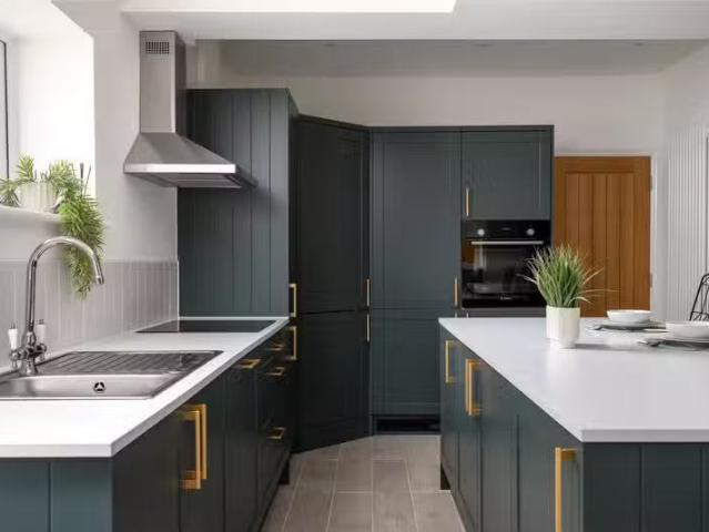 Unique 5+ bedroom house to rent in Granville Street, Glouceste.