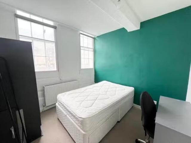 Nice 5 bedroom maisonette for rent in High Street, Bath, BA1