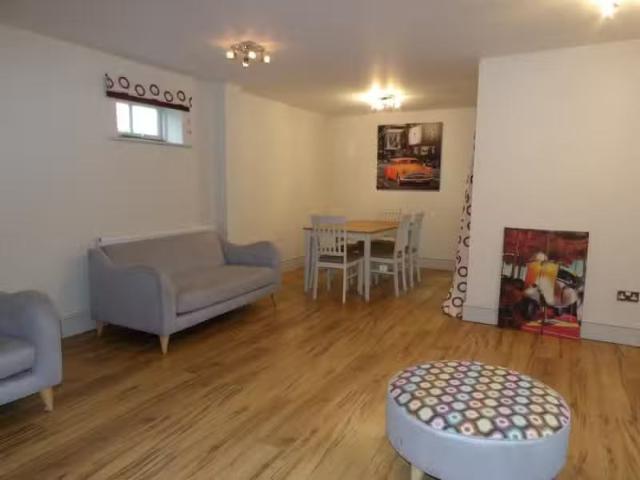 Rental! 5 bedroom town house for rent in The Minories, Warston.
