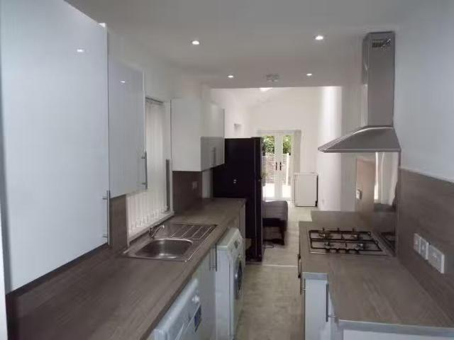 Just in! 5 bedroom terraced house for rent in Bournville Lane.