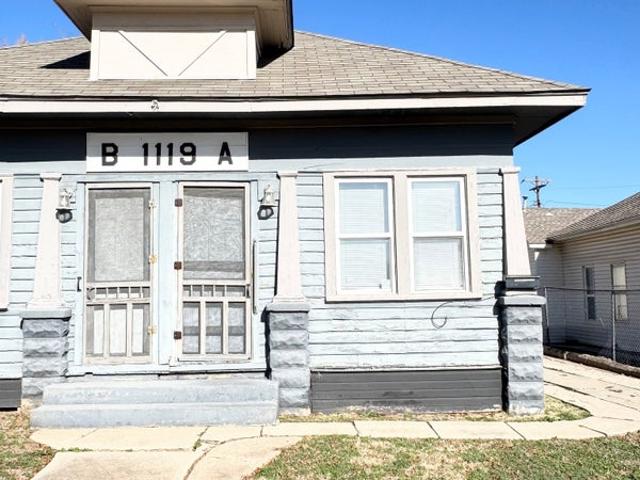 Charming 1 or 2 Bed Bath Single Family Duplex in O