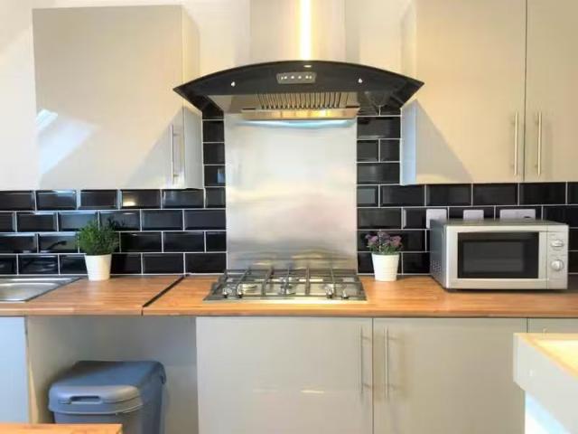 Just in! 1 BA Studio flat for rent in Charter Avenue, Coventry.