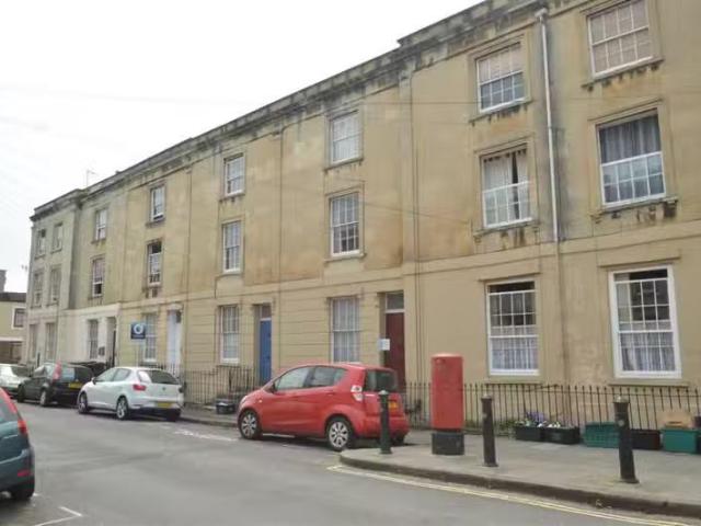 Cozy 1 BA Studio flat for rent in Clevedon Terrace, Cotham, Br.
