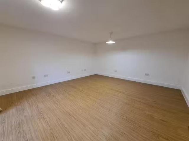 Nice 1 BA Studio flat for rent in Flat 1, 26 Newmarket Road, C.