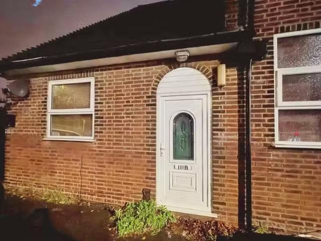 Cozy 1 BA Studio flat for rent in Gorsty Hill Road, Halesowen.
