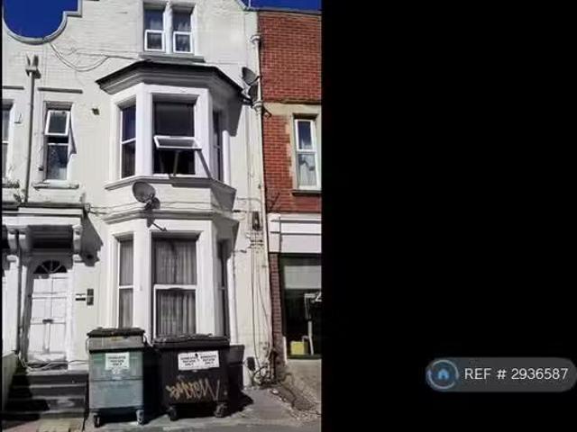 Charming 1 BA Studio flat for rent in Lorne Park Road, Bournem.