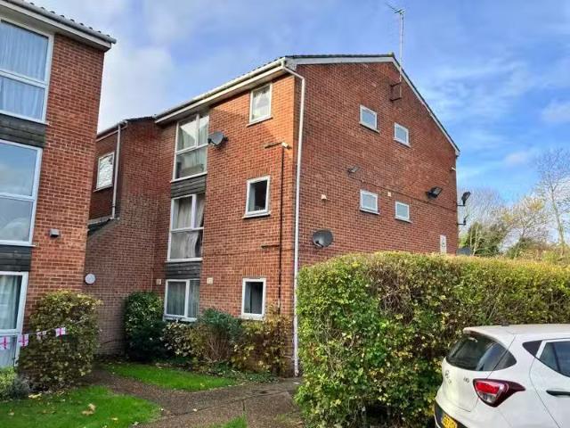 Cozy 1 BA Studio flat for rent in Shurland Avenue, EN4