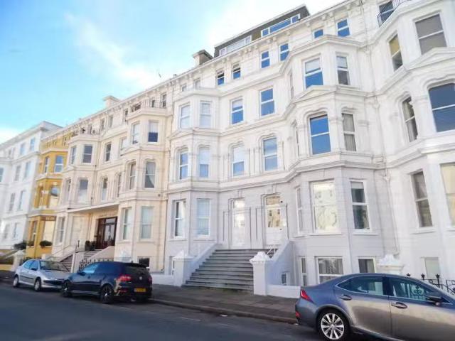 Cozy 1 BA Studio flat for rent in Wilmington Square, Eastbourn.