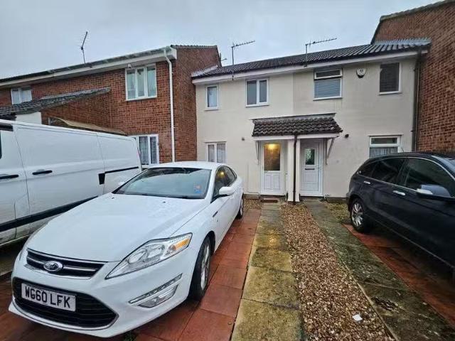 For Rent! 1 BA 1 bedroom terraced house for rent in Oaktree Cr.