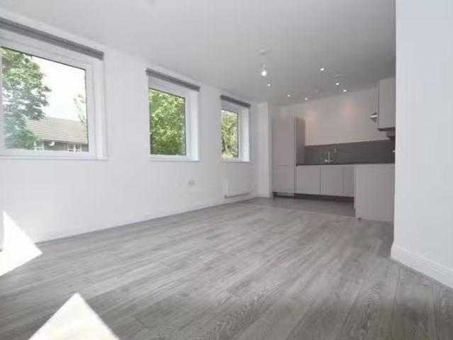 Charming 1 BA 1 bedroom apartment for rent in Clearview House.