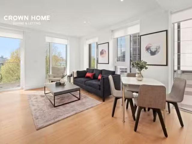 Cozy 1 BA 1 bedroom apartment for rent in Ariel House, 144 Vau.