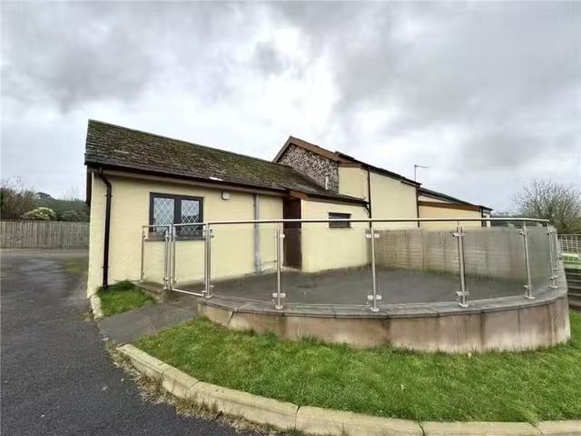 Charming 1 BA 1 bedroom apartment for rent in Ash Mill, South.
