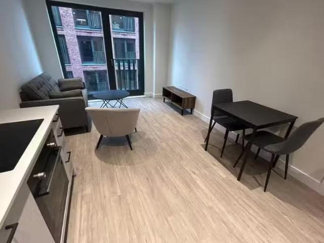 Just in! 1 BA 1 bedroom apartment for rent in Ashted Wharf, 1.
