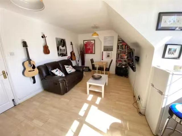 Cozy 1 BA 1 bedroom apartment for rent in Bradmore Green, Broo.