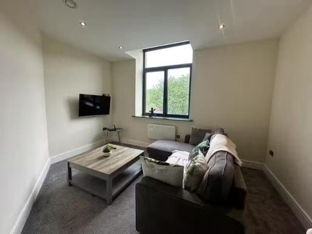 Cozy 1 BA 1 bedroom apartment for rent in Britannia Road, HUDD.