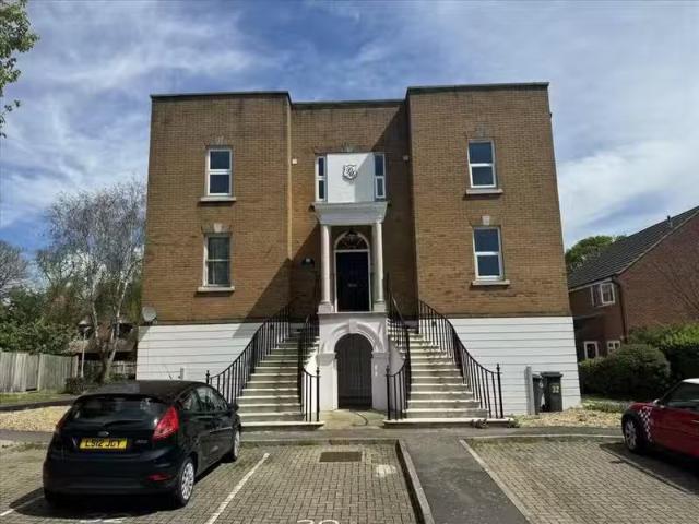 Nice 1 BA 1 bedroom apartment for rent in Douglas Mews, Southb.