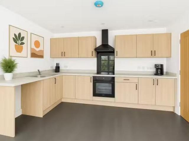 Cheap 1 BA 1 bedroom apartment for rent in Evergreen View Apar.