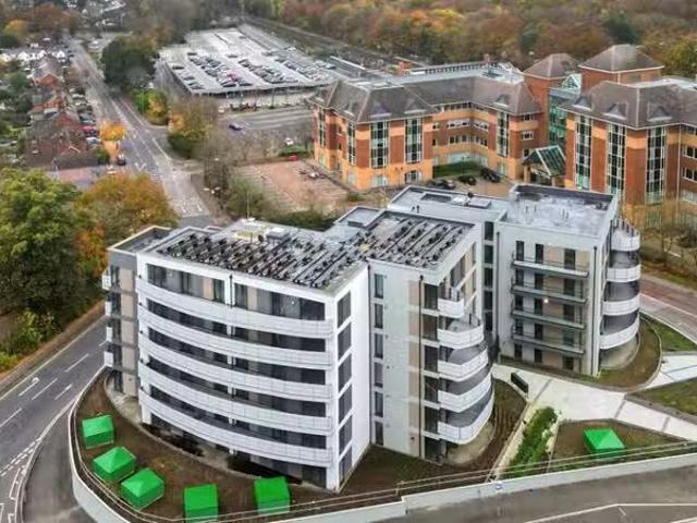 Cheap 1 BA 1 bedroom apartment for rent in Farnborough, GU14