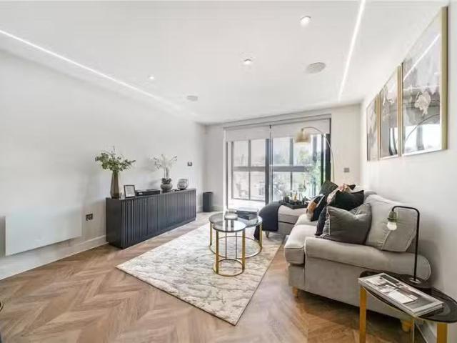 New 1 BA 1 bedroom apartment for rent in Firgrove Road, Farnbo.