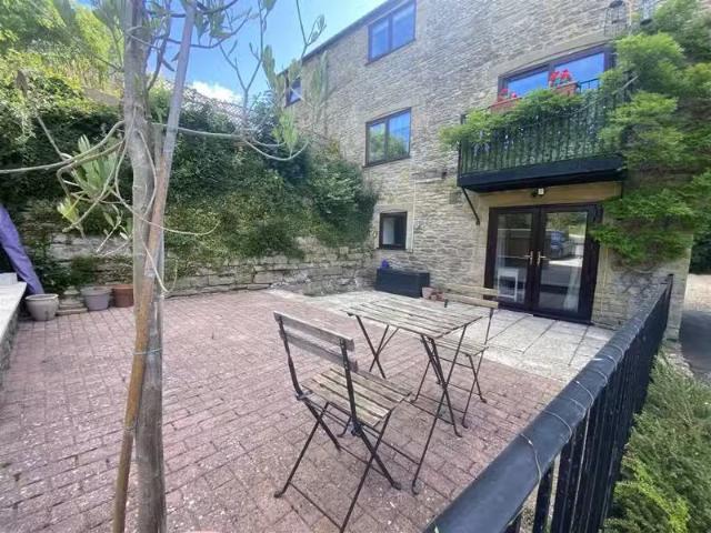 Just in! 1 BA 1 bedroom apartment for rent in Holywell, East C.