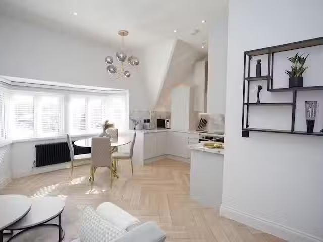 Charming 1 BA 1 bedroom apartment for rent in Haven Road, Pool.