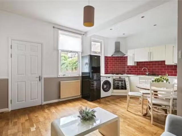 Charming 1 BA 1 bedroom apartment for rent in Heaton Road, Too.