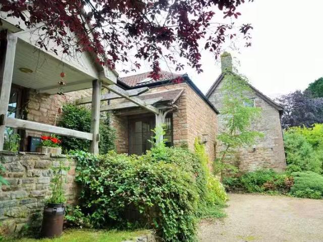 Nice 1 BA 1 bedroom apartment for rent in Stowey, Bristol, BS39