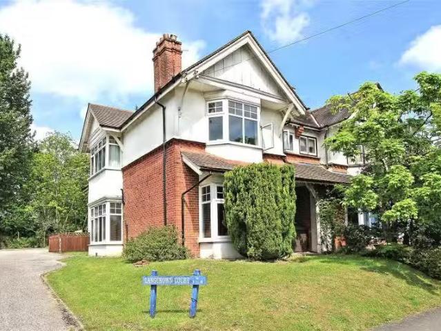 Just in! 1 BA 1 bedroom apartment for rent in Woking, GU22