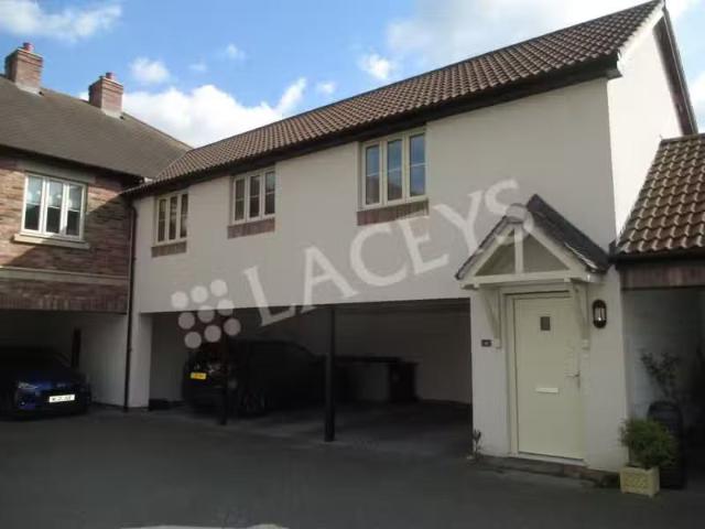 For Rent! 1 BA 1 bedroom coach house for rent in Goodwood Driv.