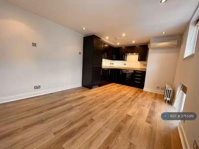 Rental! 1 BA 1 bedroom detached house for rent in Princess Vic.