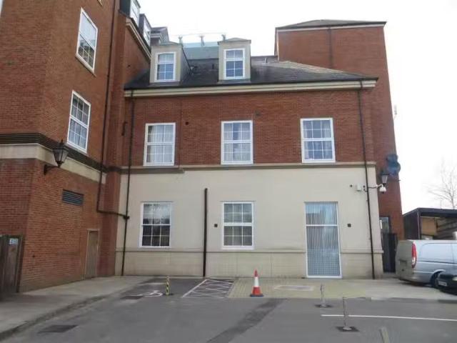New 1 BA 1 bedroom flat for rent in Main Street, partens Heath.