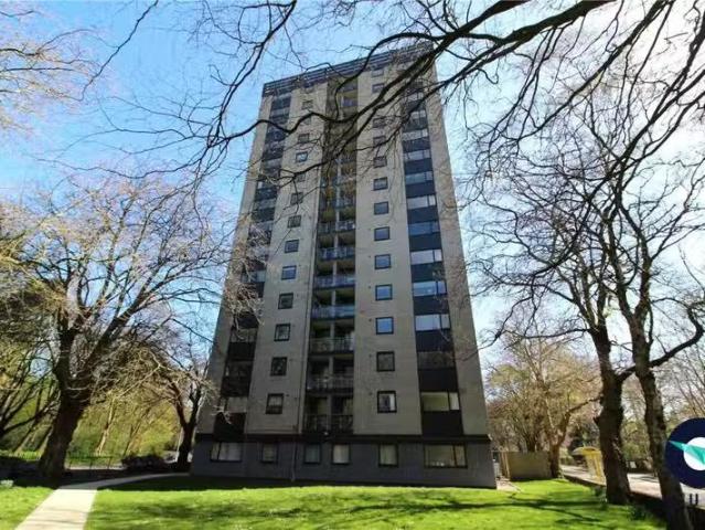 For Rent! 1 BA 1 bedroom flat for rent in Merebank Tower, Gree.