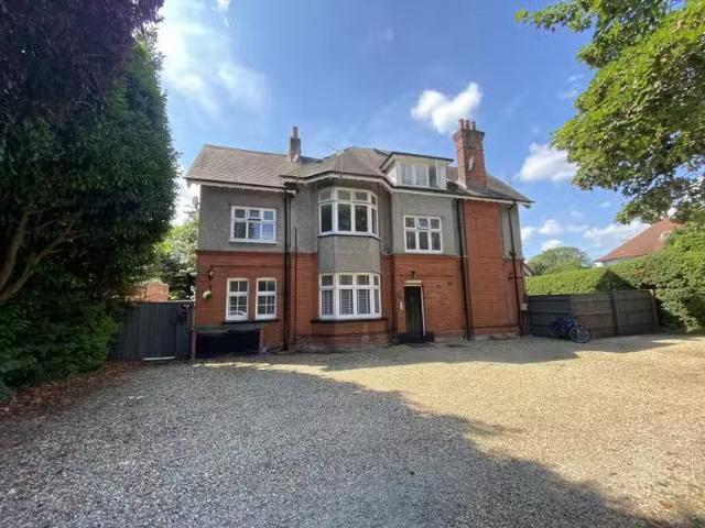 Charming 1 BA 1 bedroom flat for rent in Milton Road, Bournemo.