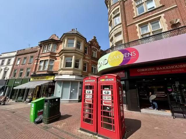 Charming 1 BA 1 bedroom flat for rent in Old Christchurch Road.