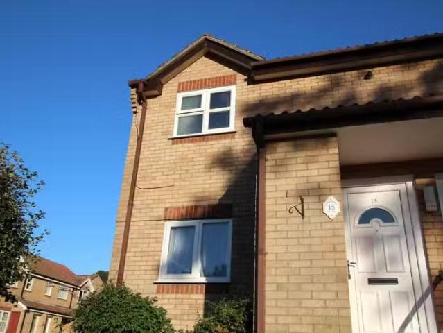 Charming 1 BA 1 bedroom flat for rent in Alderdown Close Law.