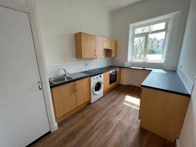 For Rent! 1 BA 1 bedroom flat for rent in Arley Hill, Bristol.