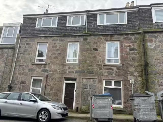For Rent! 1 BA 1 bedroom flat for rent in Bank Street, Aberdee.