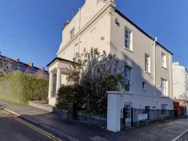 Nice 1 BA 1 bedroom flat for rent in Beauchamp Hill, Leamingto.